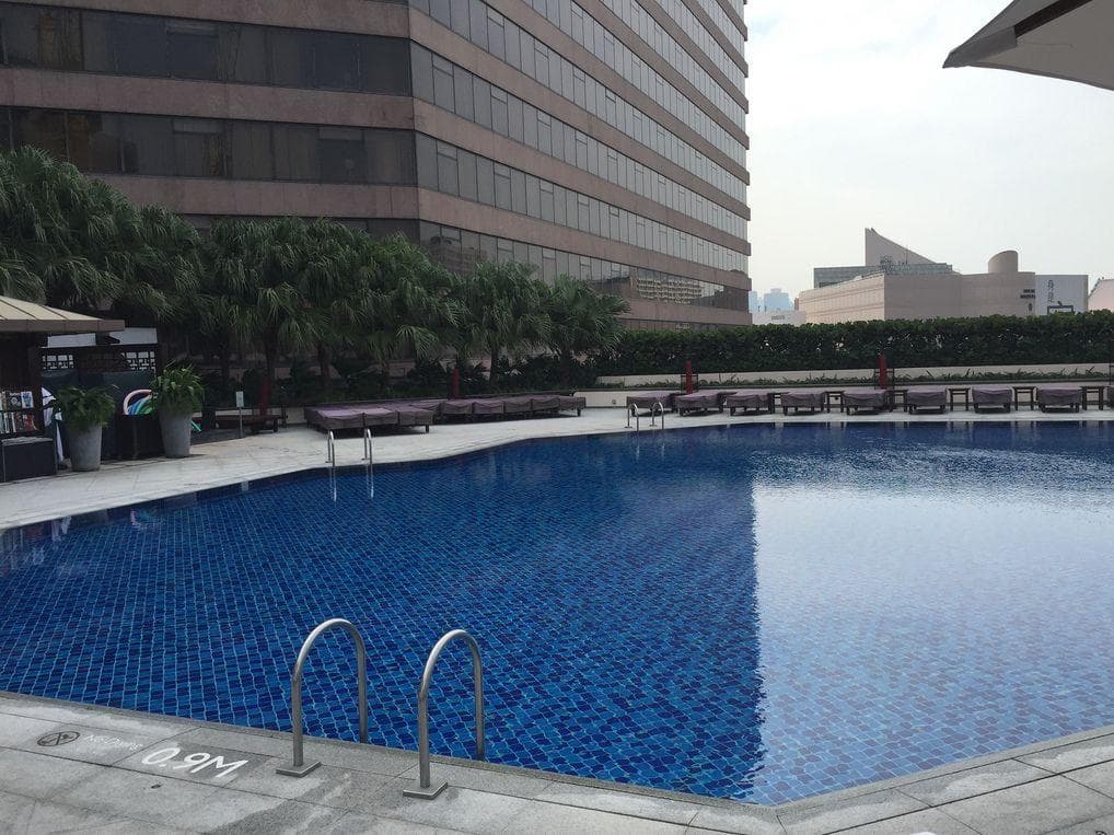 List of the Coolest Rooftop Pools in the World