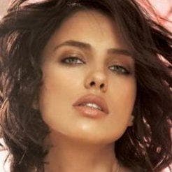 Random Female Celebrity Generator | Cool Generator List