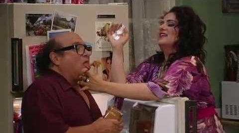 16 Chaotic Sitcom Couples We Absolutely Love