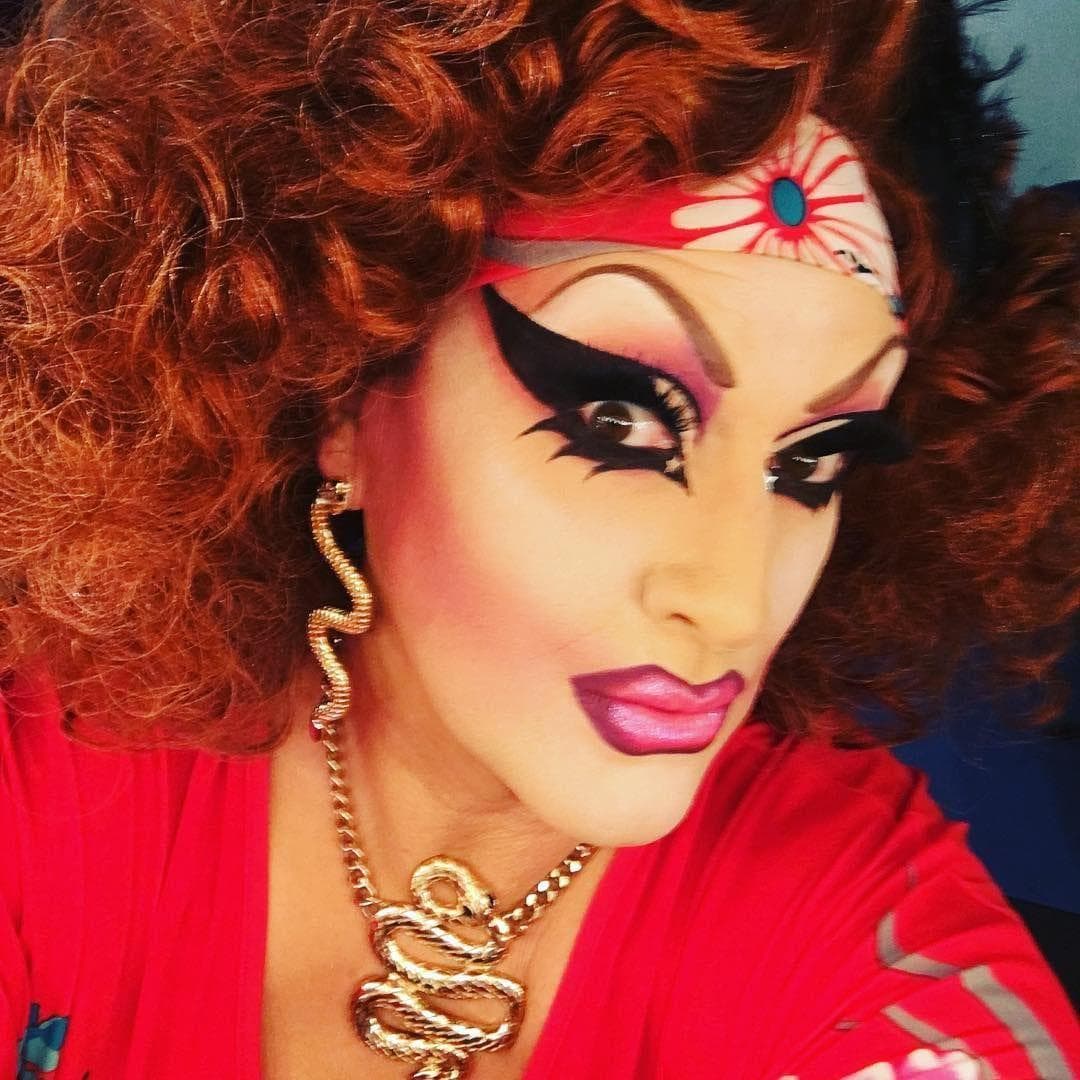 Famous Drag Queens | List of Top Female Impersonators