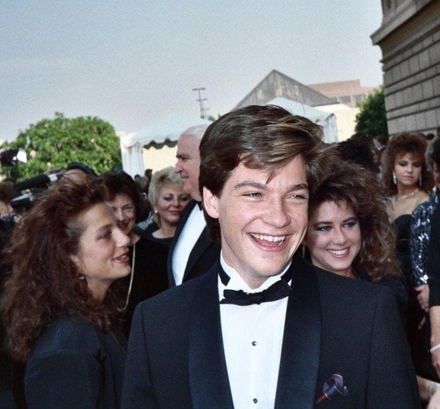 Things We Learned About Our Favorite Nostalgic Sitcom Siblings