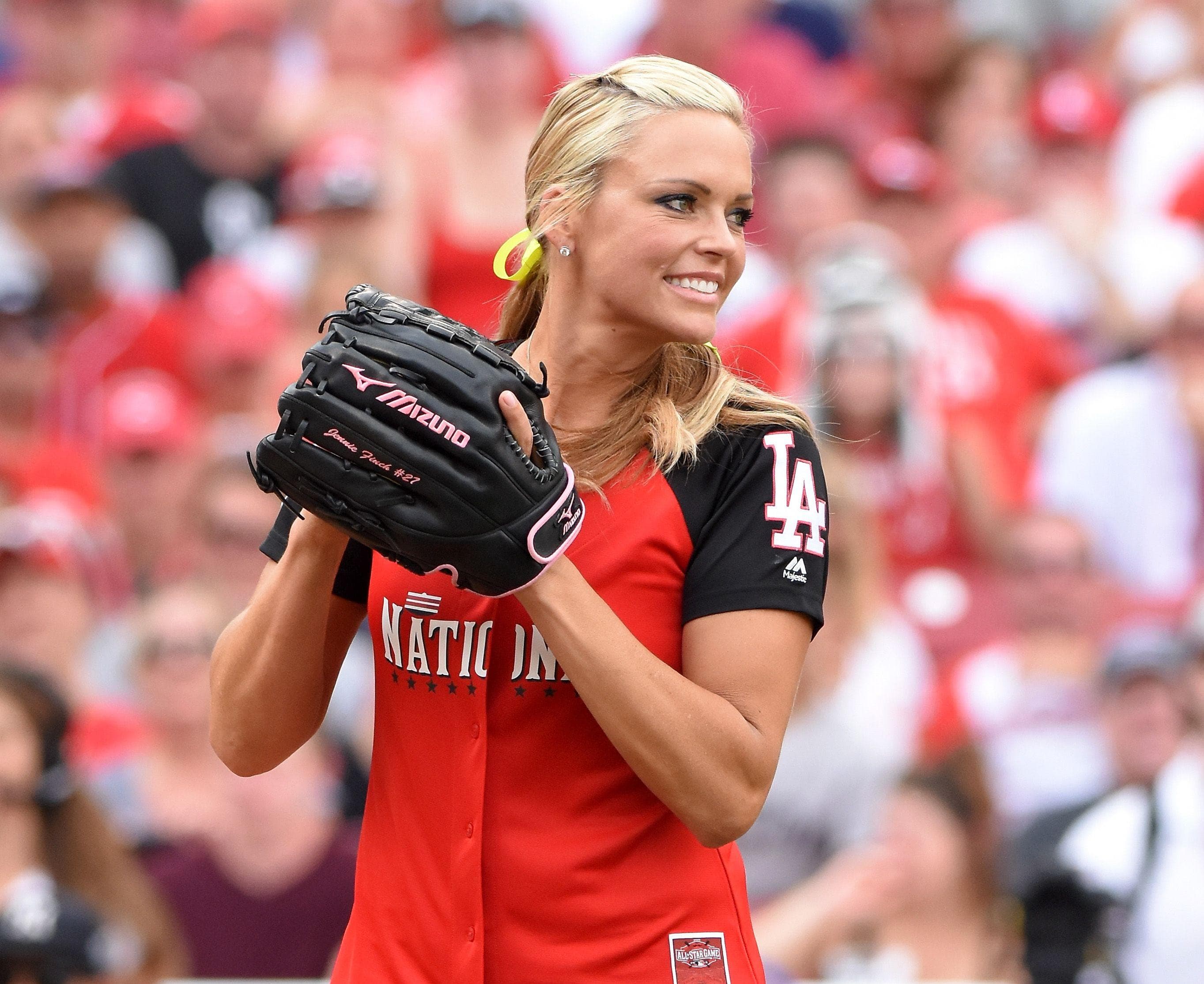 Famous Alumni of University Of Arizona | Celebrities Who Went To UA