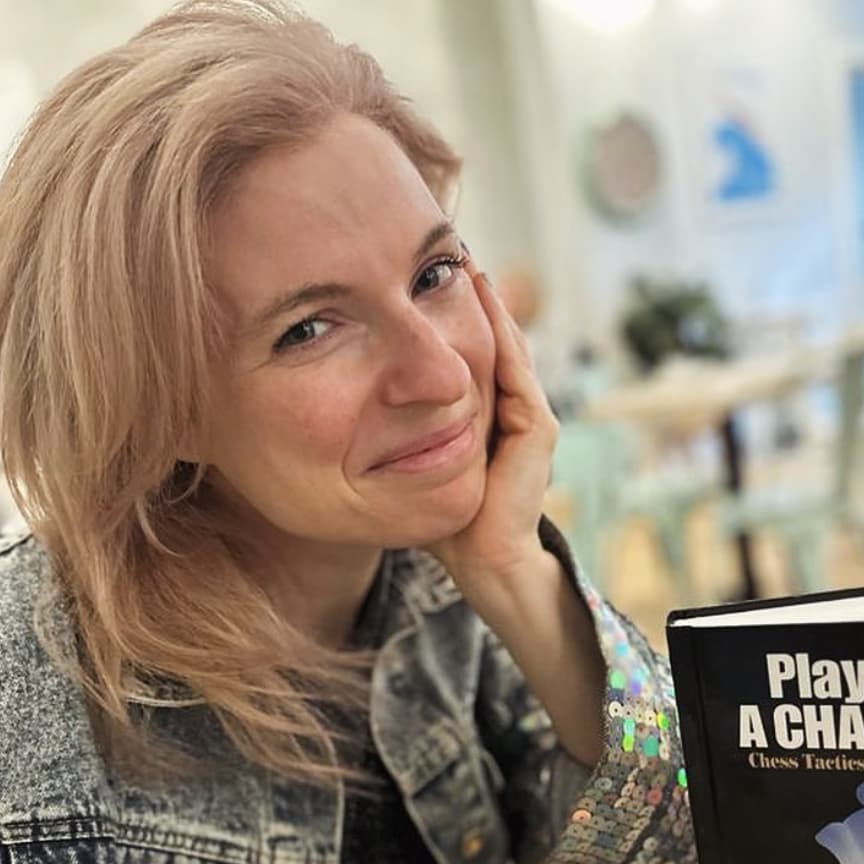 The Hottest Female Chess Players, Ranked