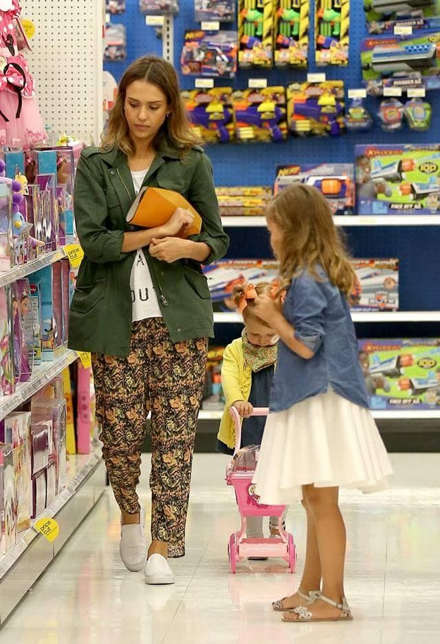 Celebrities Who Shop at Target | Photos of Famous People at Target