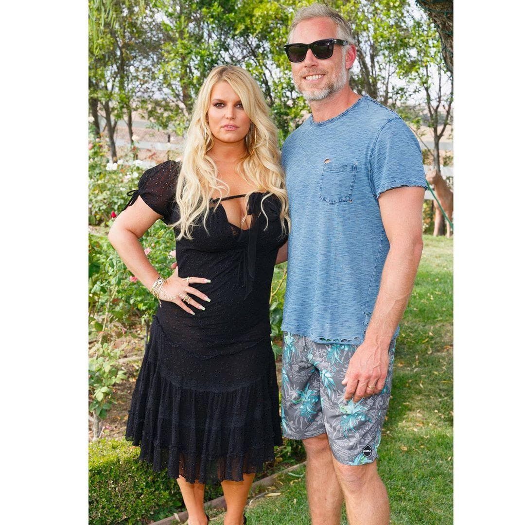 26 Celebrity Couples With Height Differences