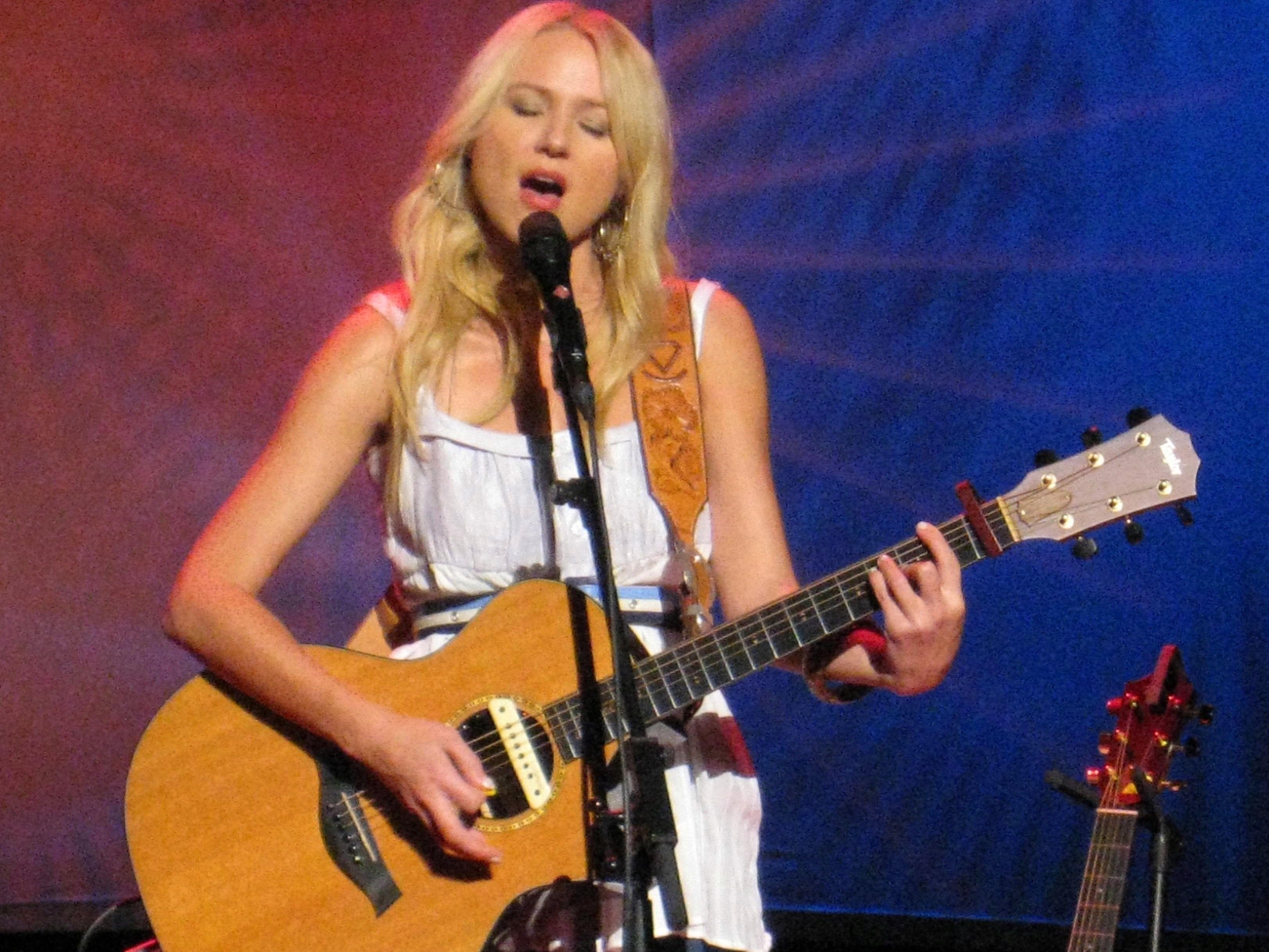 14 Musical Artists Who Peaked A Long Time Ago