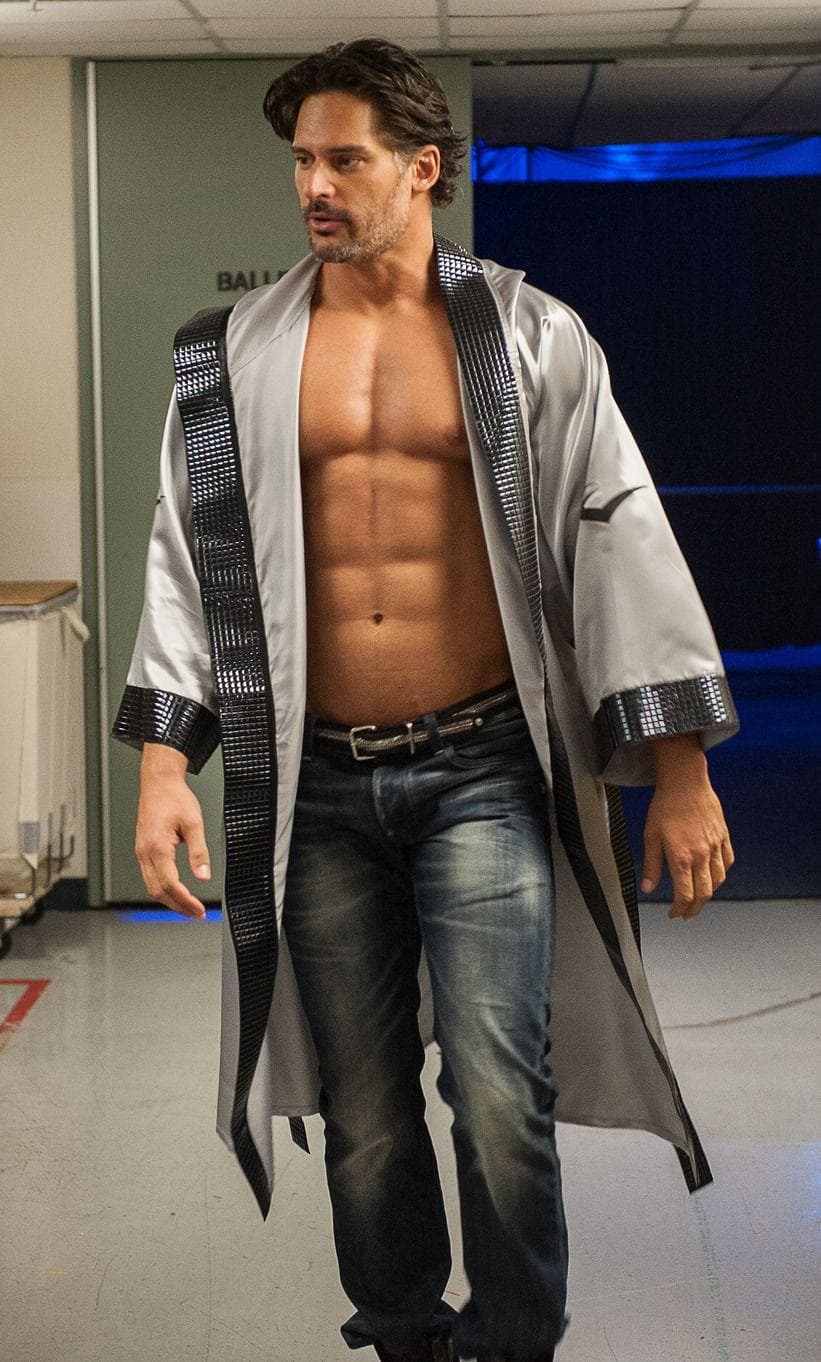 Male Celebrities with the Best Abs | Famous Men with Abs