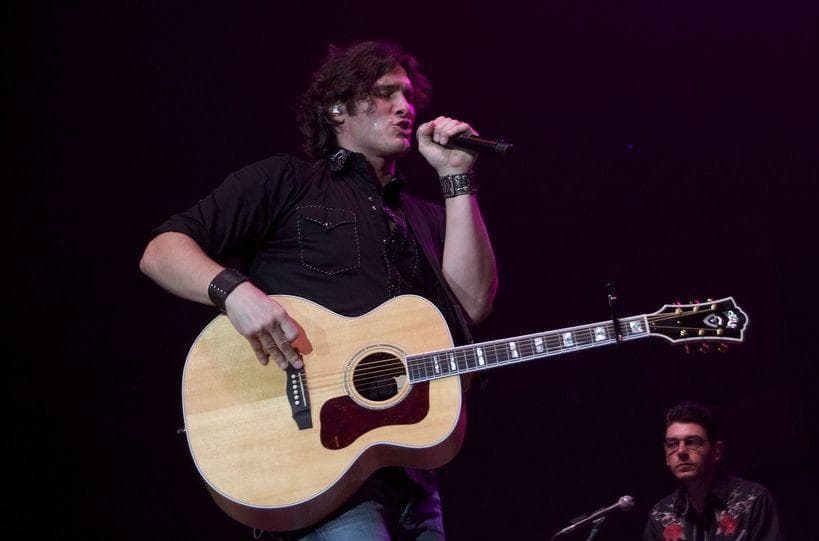 Alcoholic Country Singers | List of Country Stars with Drinking Problems