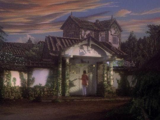 Fictional Haunted Houses You'd Totally Live In
