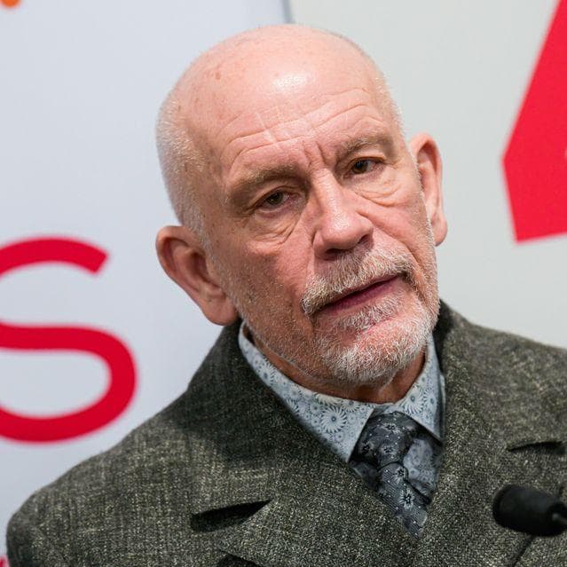 Famous Male Fashion Designers | List of Top Male Fashion Designers