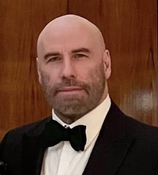 11 Celebrities With Gynecomastia