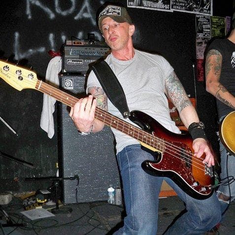 Straight Edge Celebrities | Famous People Who Don't Drink or Smoke