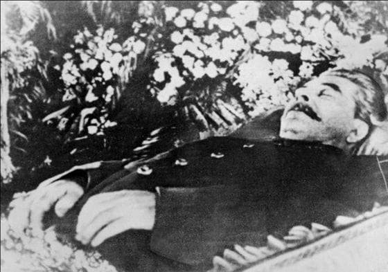 20 Photos Of Historical Leaders Who Had Open Casket Funerals