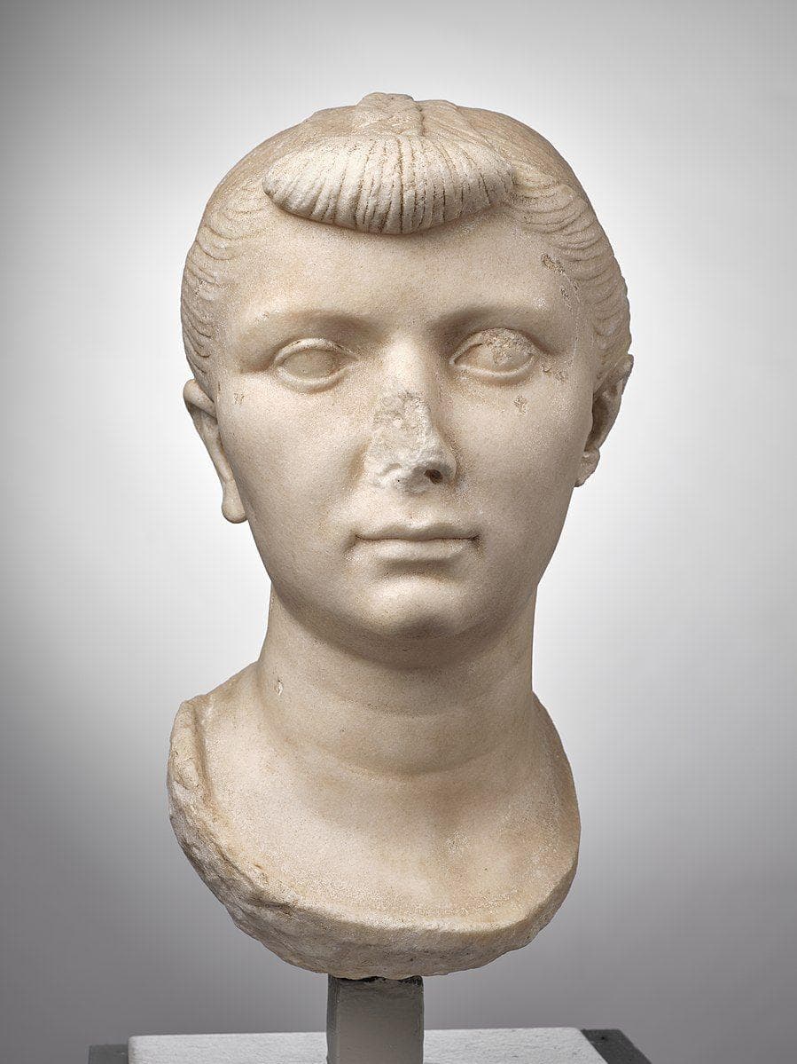 10 Famous Widows Who Fell For Another Family Member