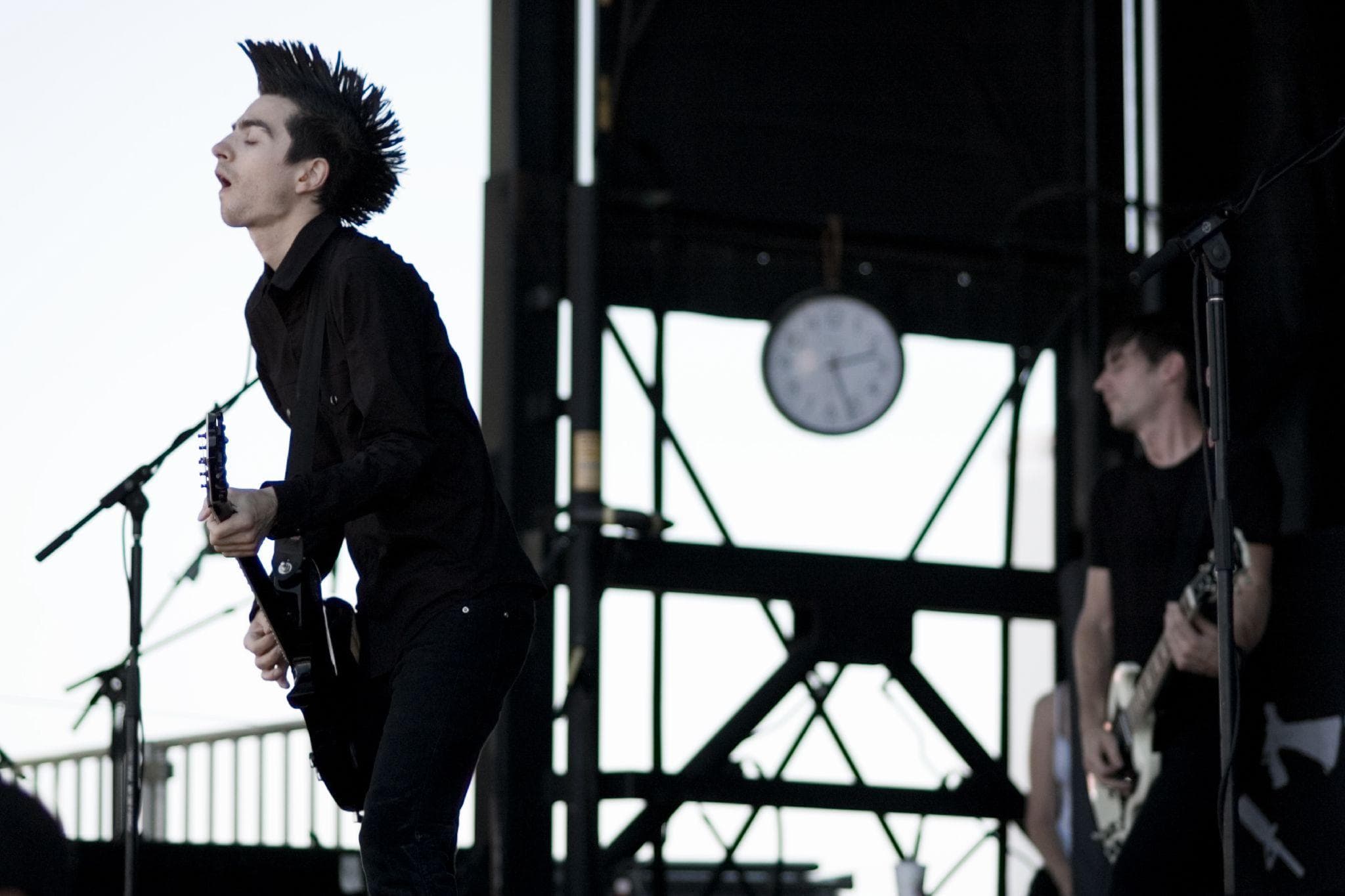 Straight Edge Celebrities | Famous People Who Don't Drink or Smoke