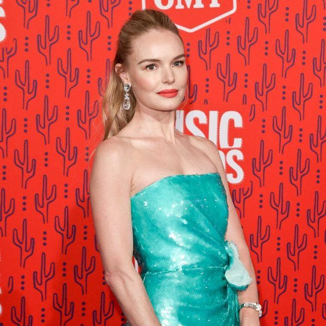 24 Celebrities With Big Foreheads: Actors, Models, and More