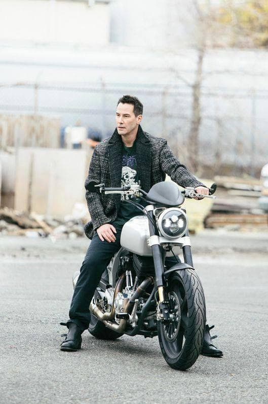 22 Celebrities Who Were In Motorcycle Accidents (And Lived)