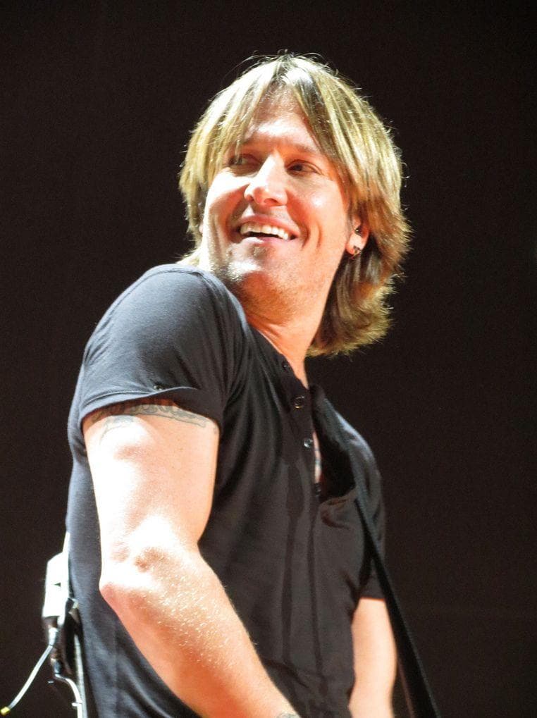 Alcoholic Country Singers | List of Country Stars with Drinking Problems