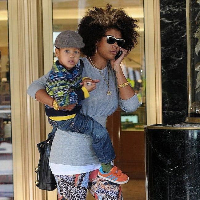 Famous Single Moms | Hollywood Mothers Raising Kids on Their Own
