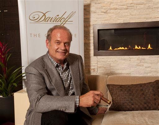 Celebrities Who Smoke Cigars | List of Famous People Smoking Cigars