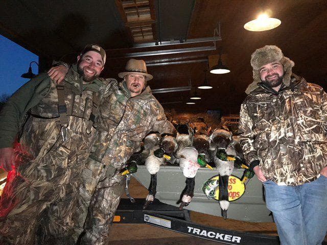 Pro-Hunting Celebrities & Celebrities Who Hunt