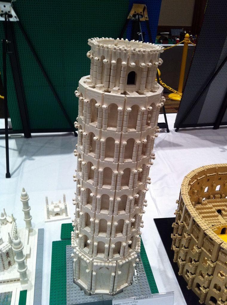 31 Amazing LEGO Versions of Famous Monuments