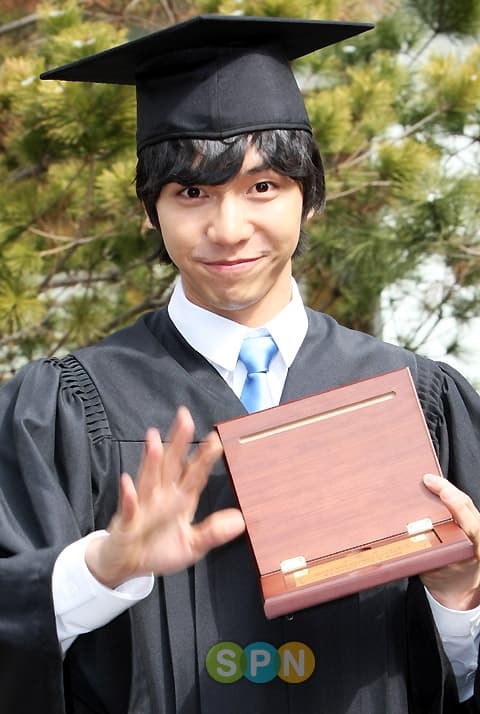 Kpop Idols Who Went to College | College Graduate Kpop Stars