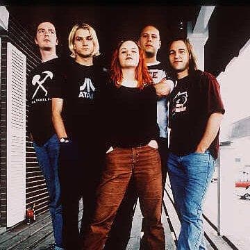 The 25+ Best 90s Bands With Female Singers, Ranked