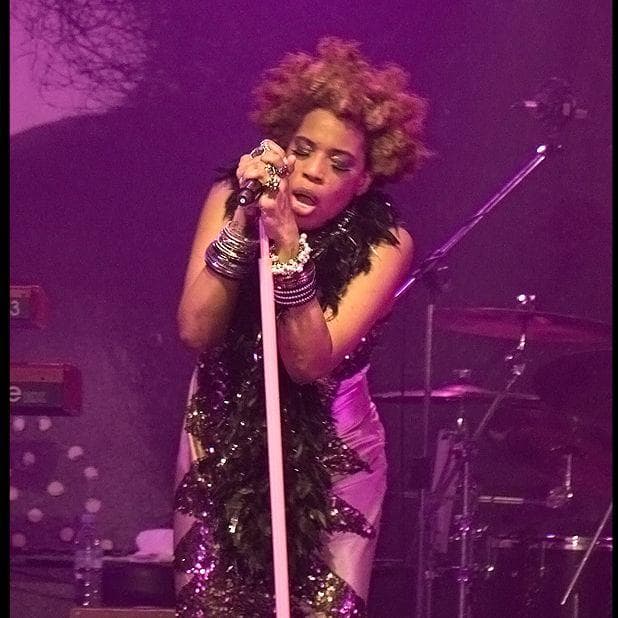 Famous People with Raspy Voices | List of Scratchy-Voiced Celebrities