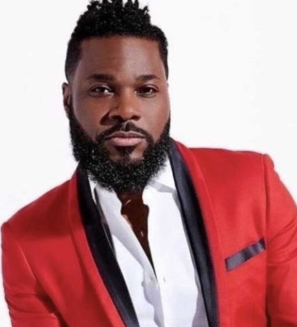 20 Celebrities With Tongue Piercings