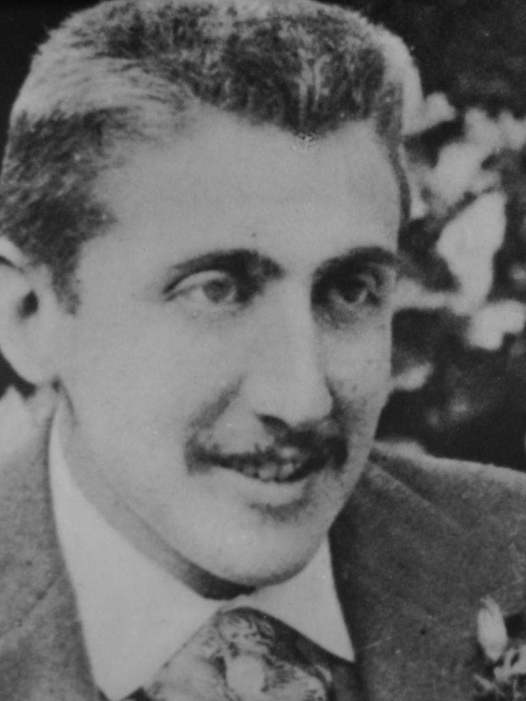 25+ Celebrities And Famous People With OCD