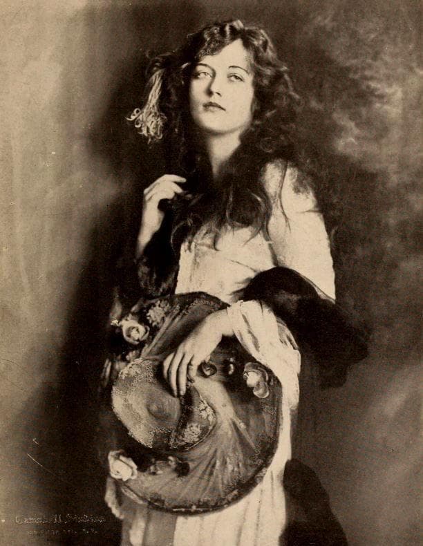 16 Scandalous Women in History Who Seduced Their Way to Power