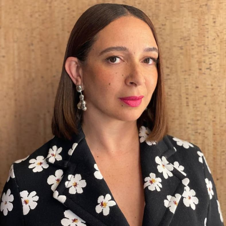 16 Celebrities With Weak Chins