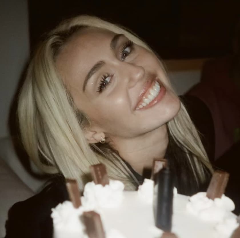 13 Celebrities Who Secretly Fixed Their Teeth With Lingual Braces