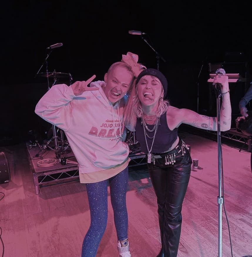 15 Celebrities Who Are Friends With JoJo Siwa, From Elton John To Miley ...