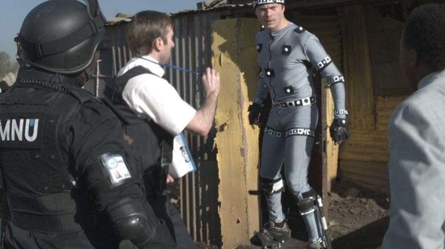 21 Hilarious Pictures of Serious Actors Doing Motion Capture