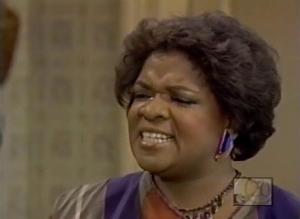 15 Short Celebrity Women Under Five Feet Tall