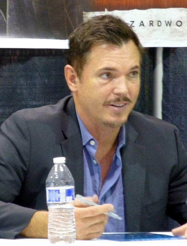 The Cast of The X-Files: Then and Now (with Photos)