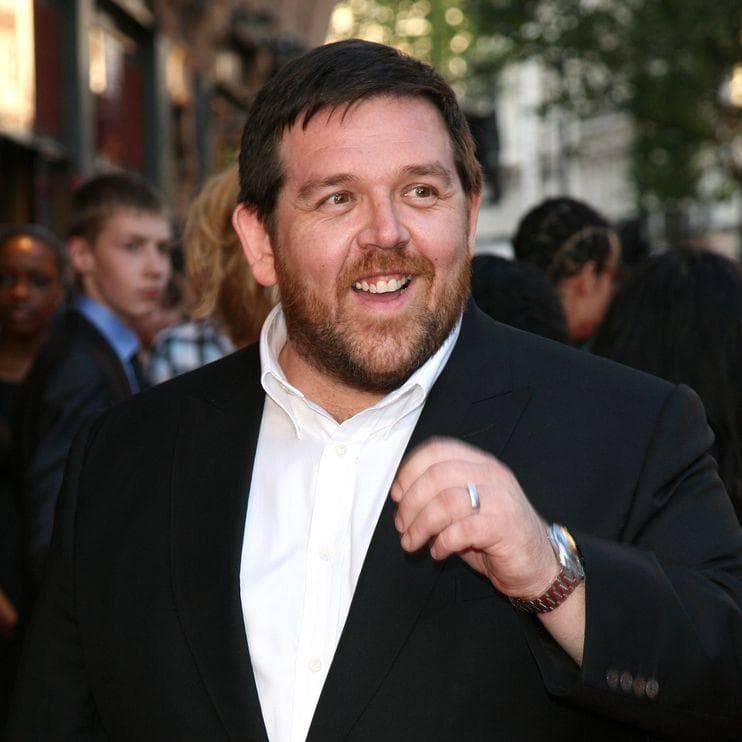 Male Celebrities Who Are 5’7" Tall