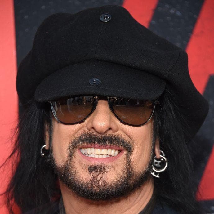 Famous Male Fashion Designers | List of Top Male Fashion Designers