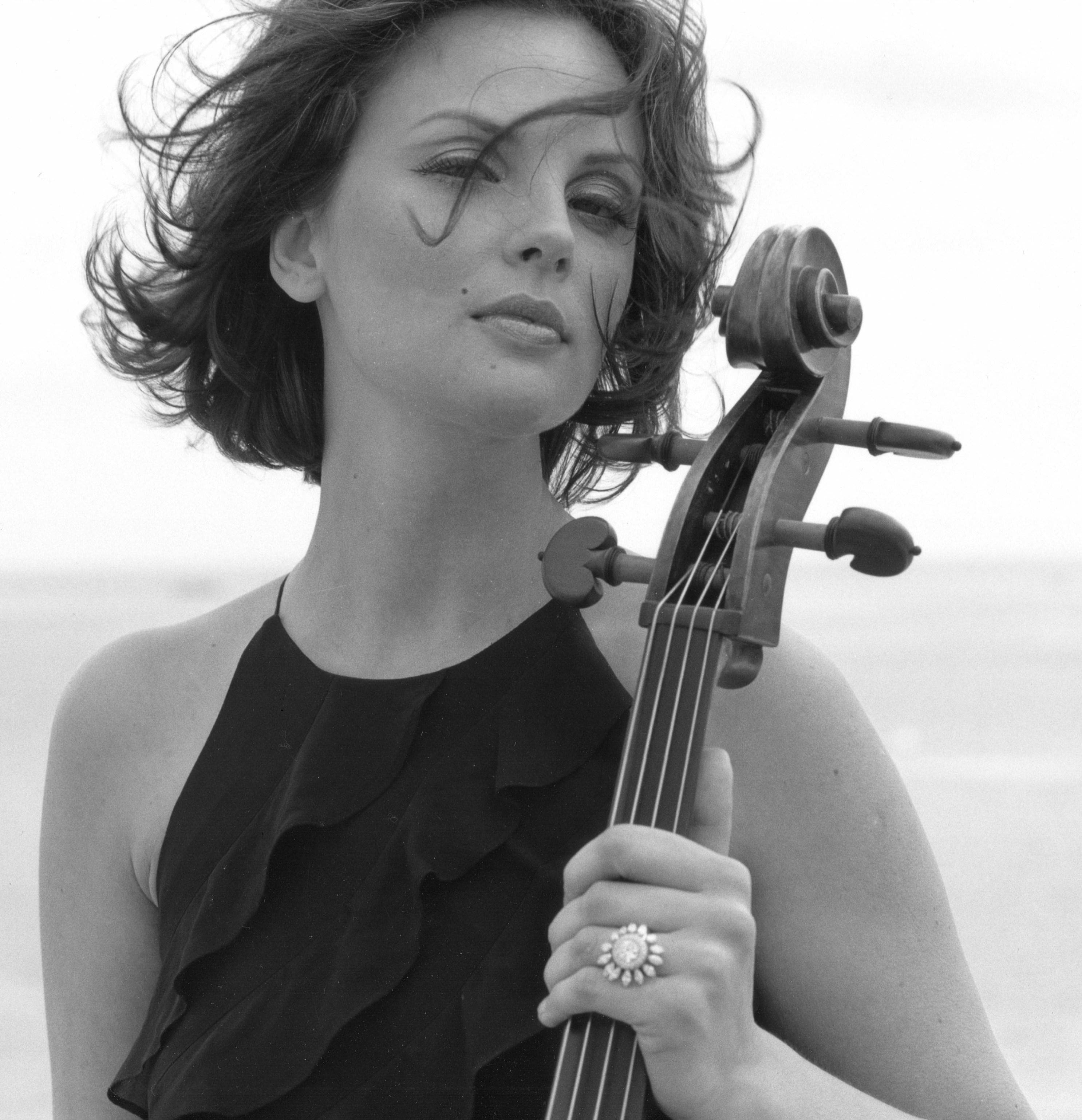 Famous Female Cellists | List of Top Female Cellists