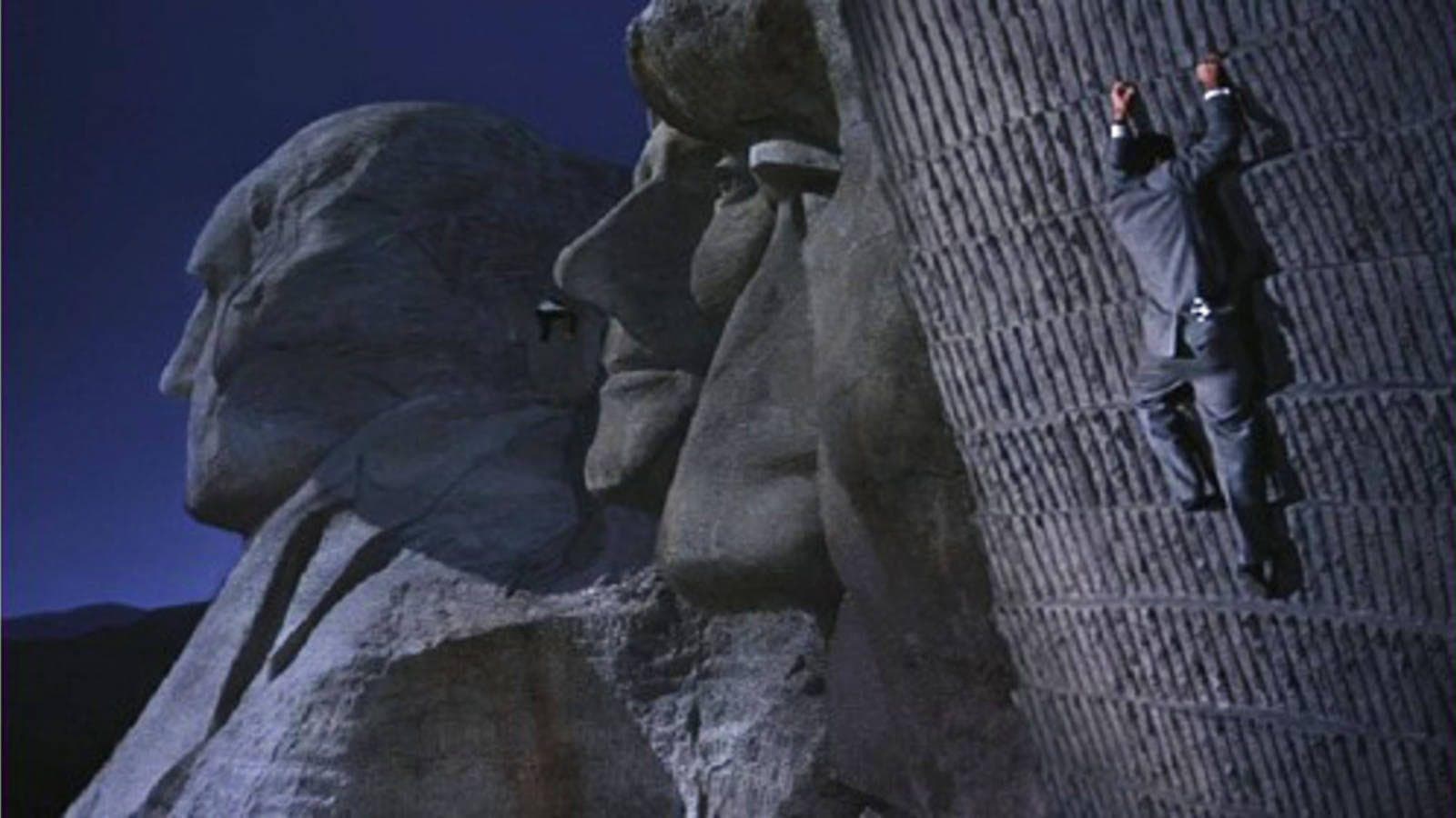 15 Movie Scenes Set At Iconic Landmarks