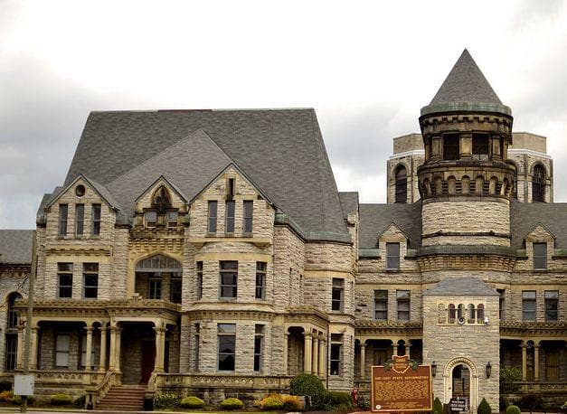 Here's How These 14 Famously Haunted Places Celebrate Halloween