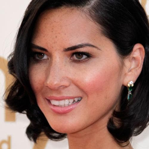 Celebrities With Acne | Famous People Who Had Acne When They Were Young