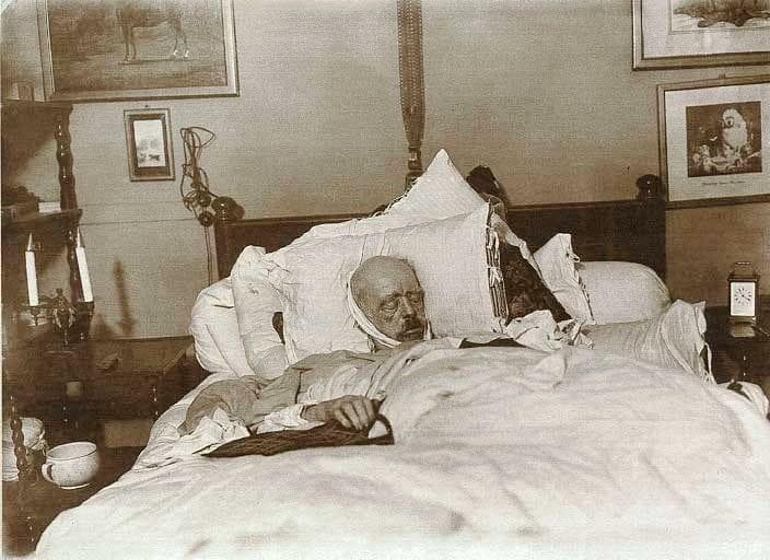 How Prominent Historical Figures Looked On Their Deathbeds