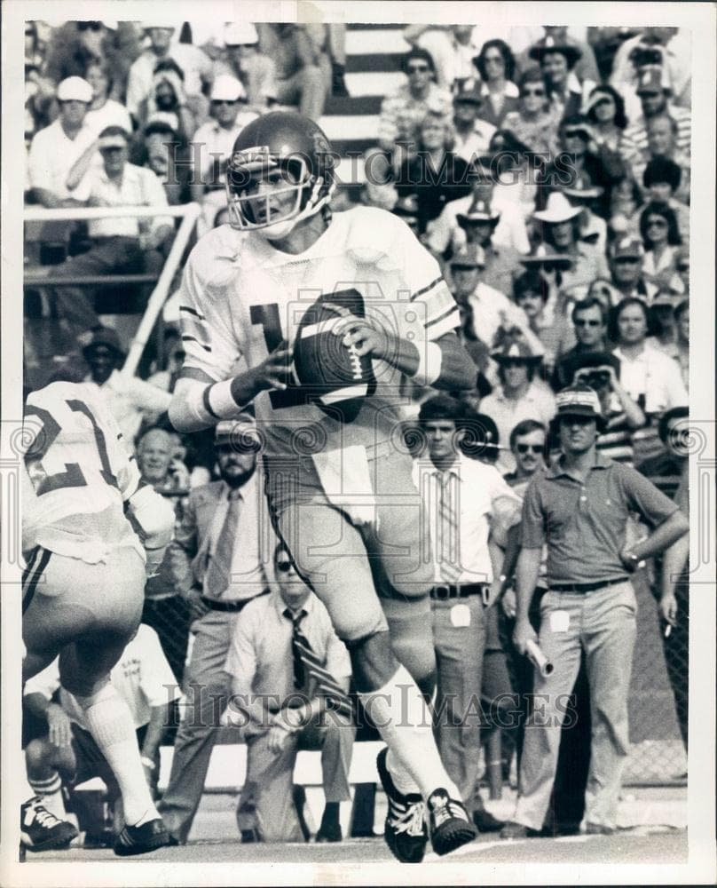 List of Left Handed Football Players