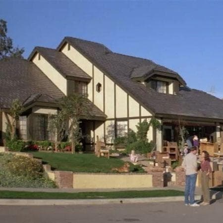 The 11 Best Horror Movie Houses That Transcend the Genre