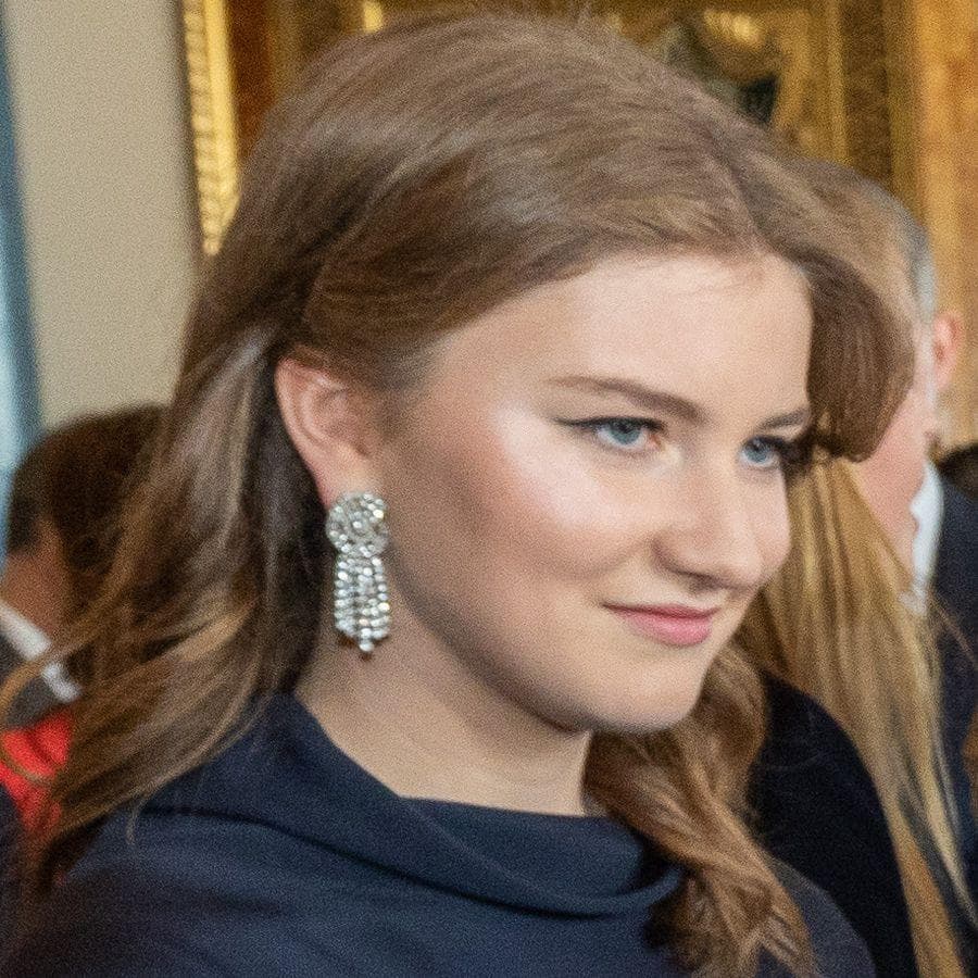 Stunning Royal Women | List of Beautiful Princesses & Queens