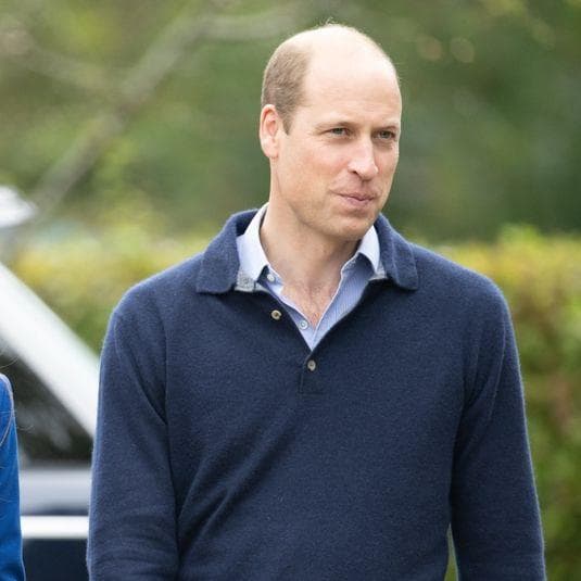 Left-Handed Celebrities | List of Celebs Who Are Left-Handed