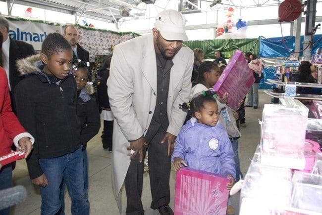 The 65+ Famous Men With Four Or More Kids